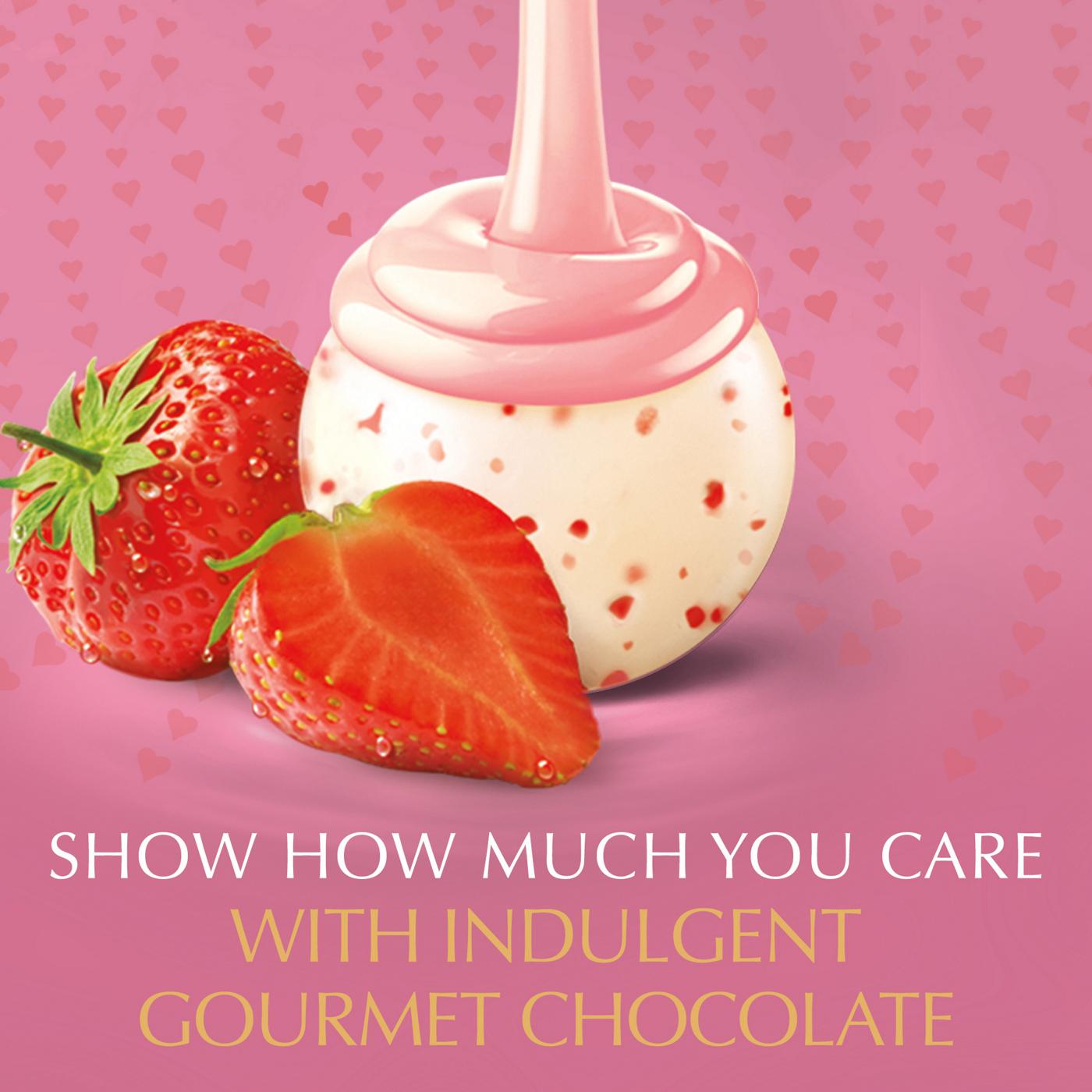 Lindt Lindor Strawberries & Cream White Chocolate Truffles Valentine's ...