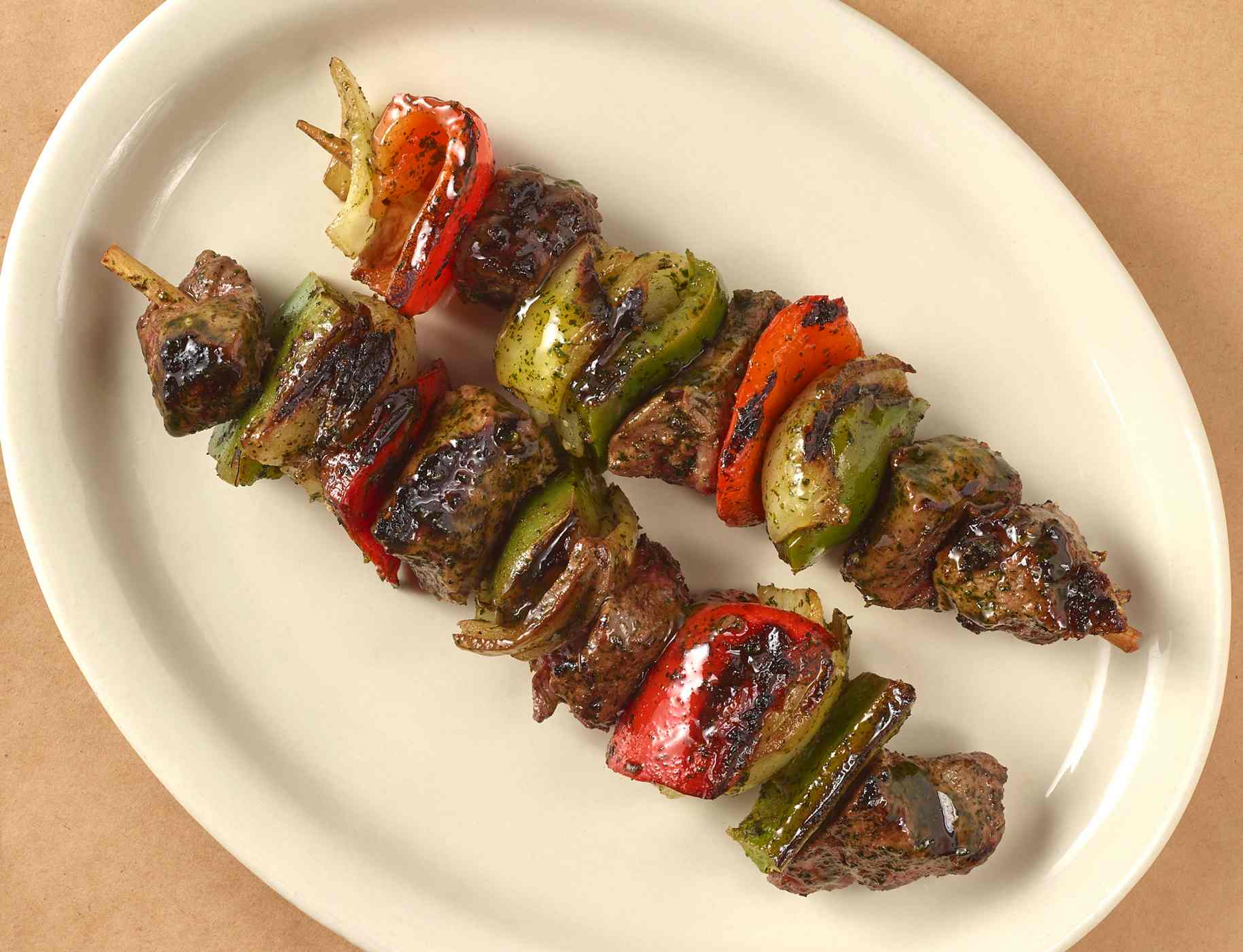 H-E-B Meat Market Marinated Beef Sirloin Kabob - Wild Garlic - Shop ...
