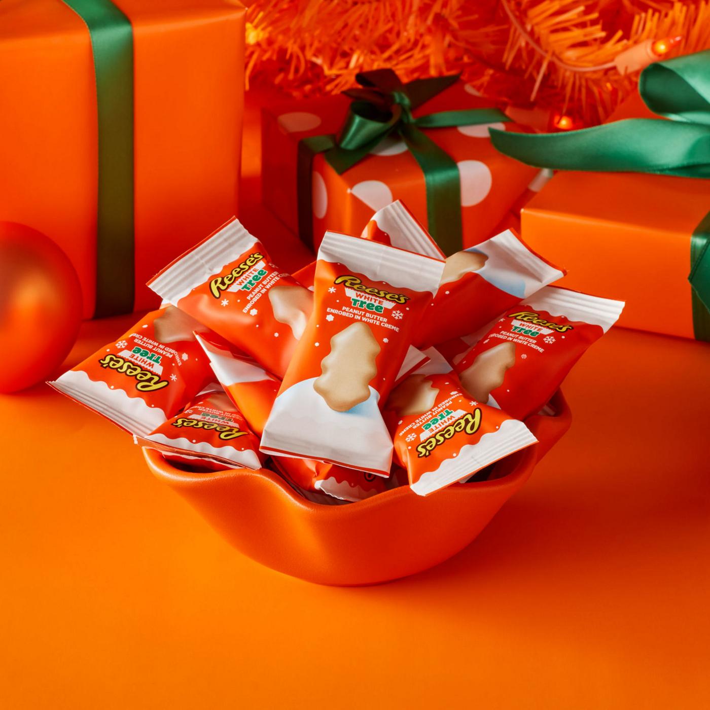 Reese's White Creme & Peanut Butter Snack Size Holiday Shape Trees ...