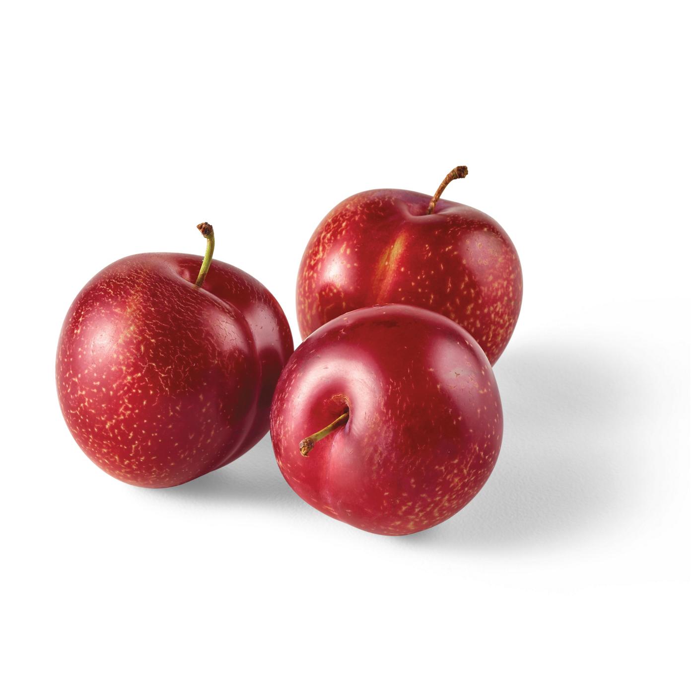 H-E-B Fresh Premium Cherry Plums - Shop Peaches, plums & apricots at H-E-B