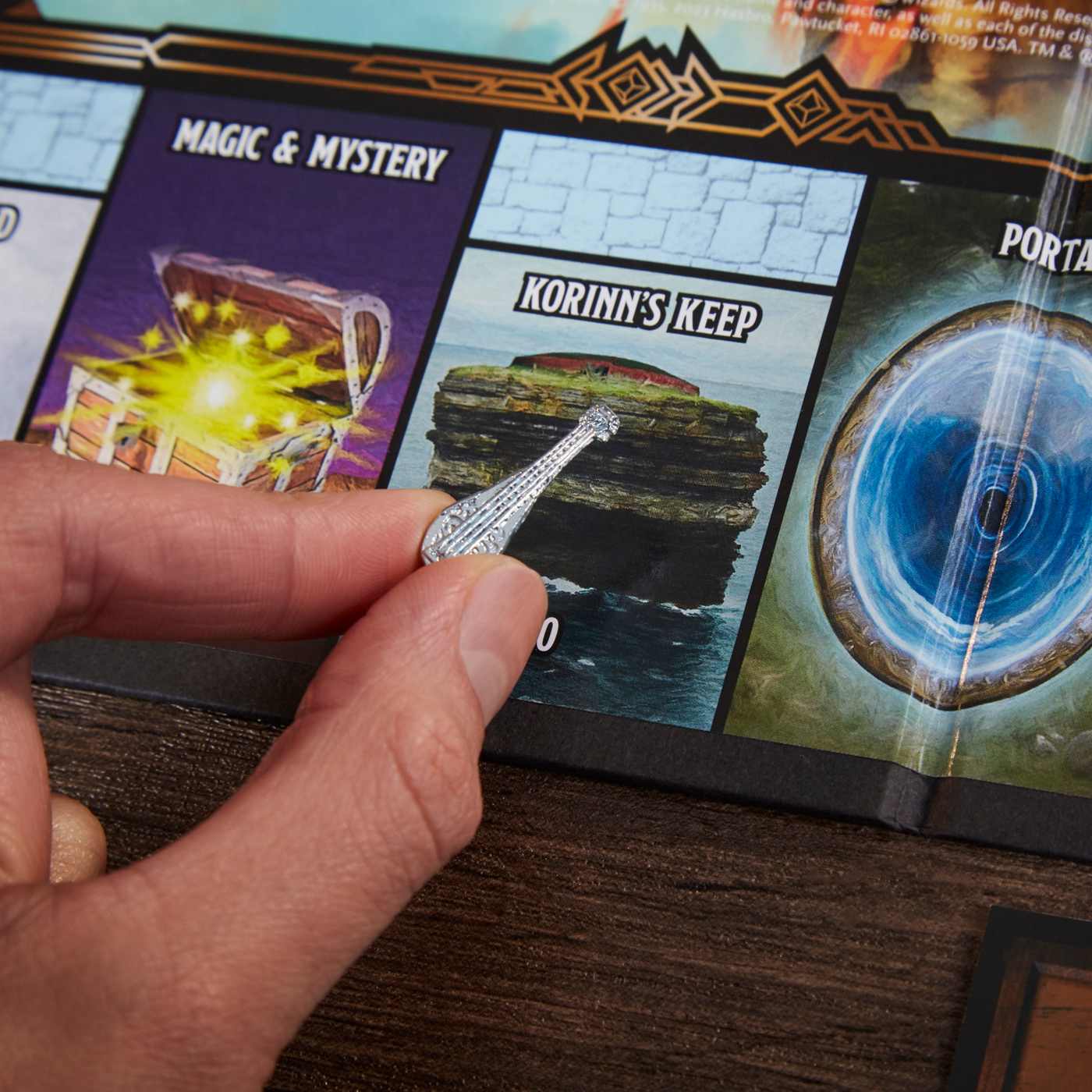 Monopoly Dungeons & Dragons Edition: Honor Among Thieves Board Game ...