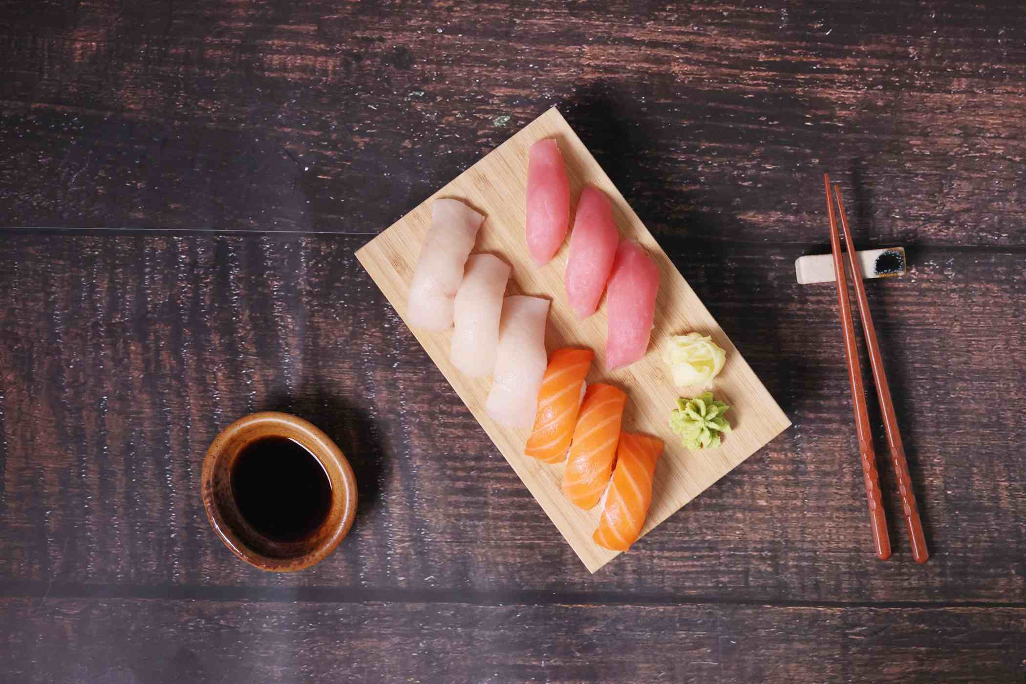 H-E-B Sushiya Premium Nigiri Sushi Combo Pack - Shop Sushi at H-E-B