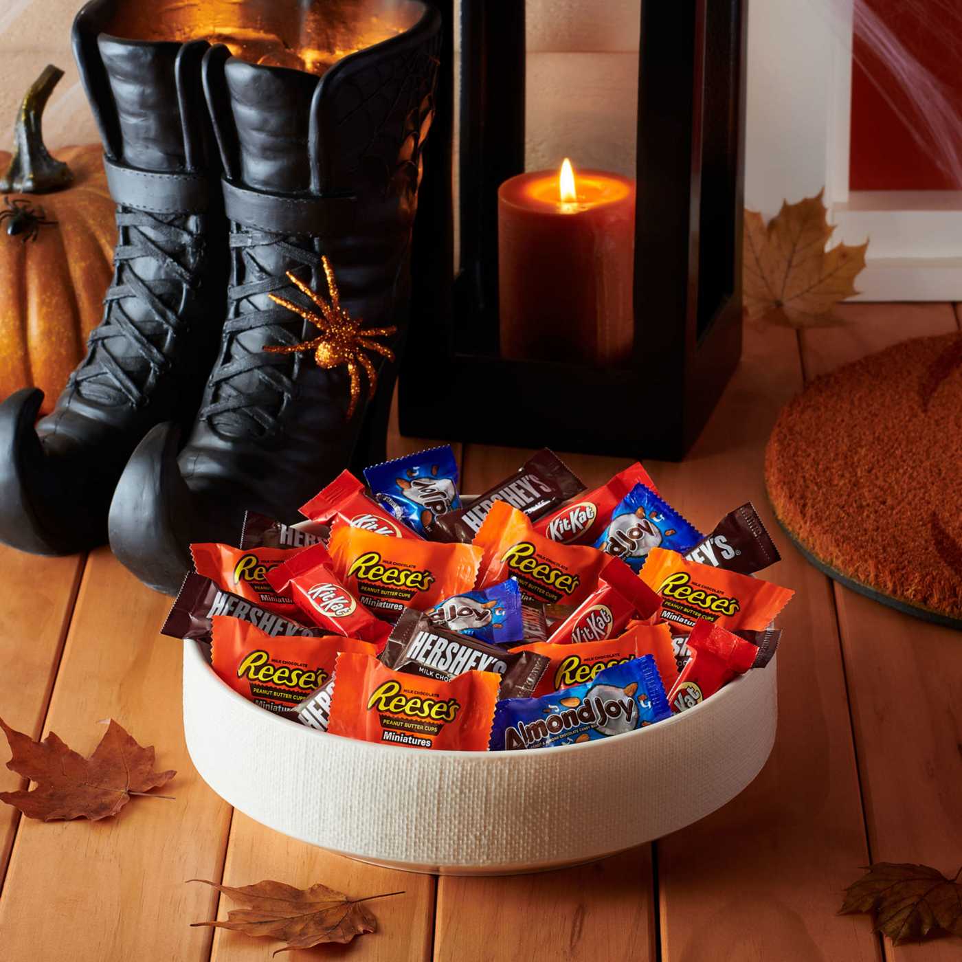 Hershey's, Reese's, Kit Kat & Almond Joy Assorted Chocolate Miniatures ...