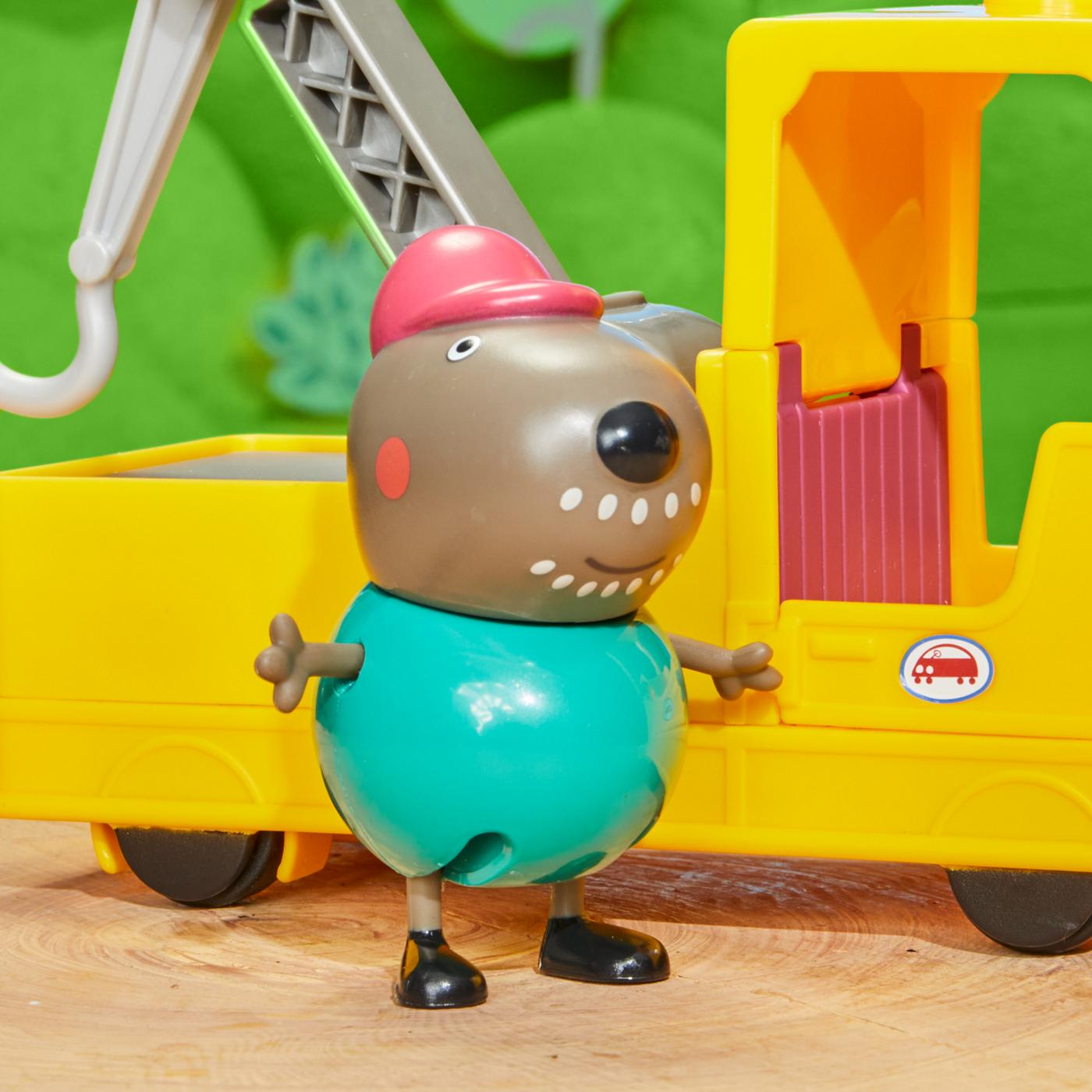 Peppa Pig Grandad Dog's Tow Truck - Shop Playsets at H-E-B