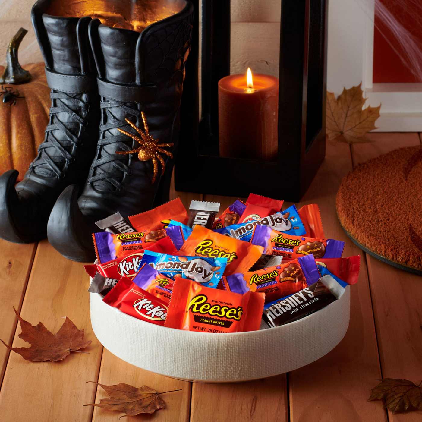 Hershey's, Reese's, Kit Kat, & Almond Joy Assorted Snack Size Halloween ...