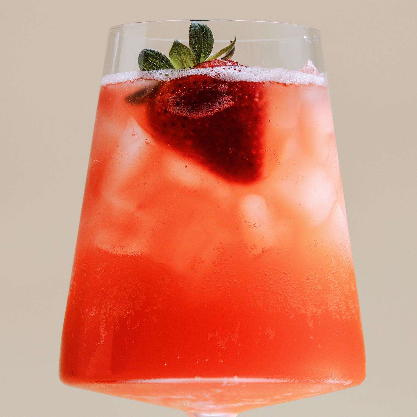 hiyo Organic Non-Alcoholic Social Tonic 4 pk Cans - Strawberry Guava ...