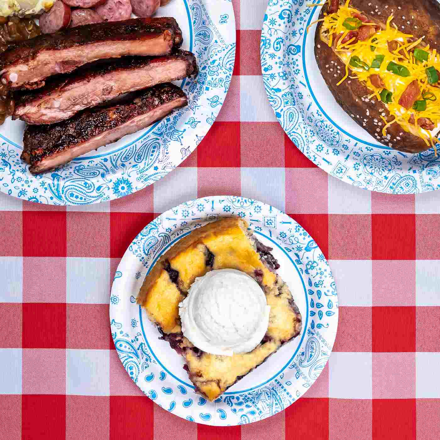 H-E-B Heavy Duty 7 in Dessert Paper Plates - Shop Plates & bowls at H-E-B